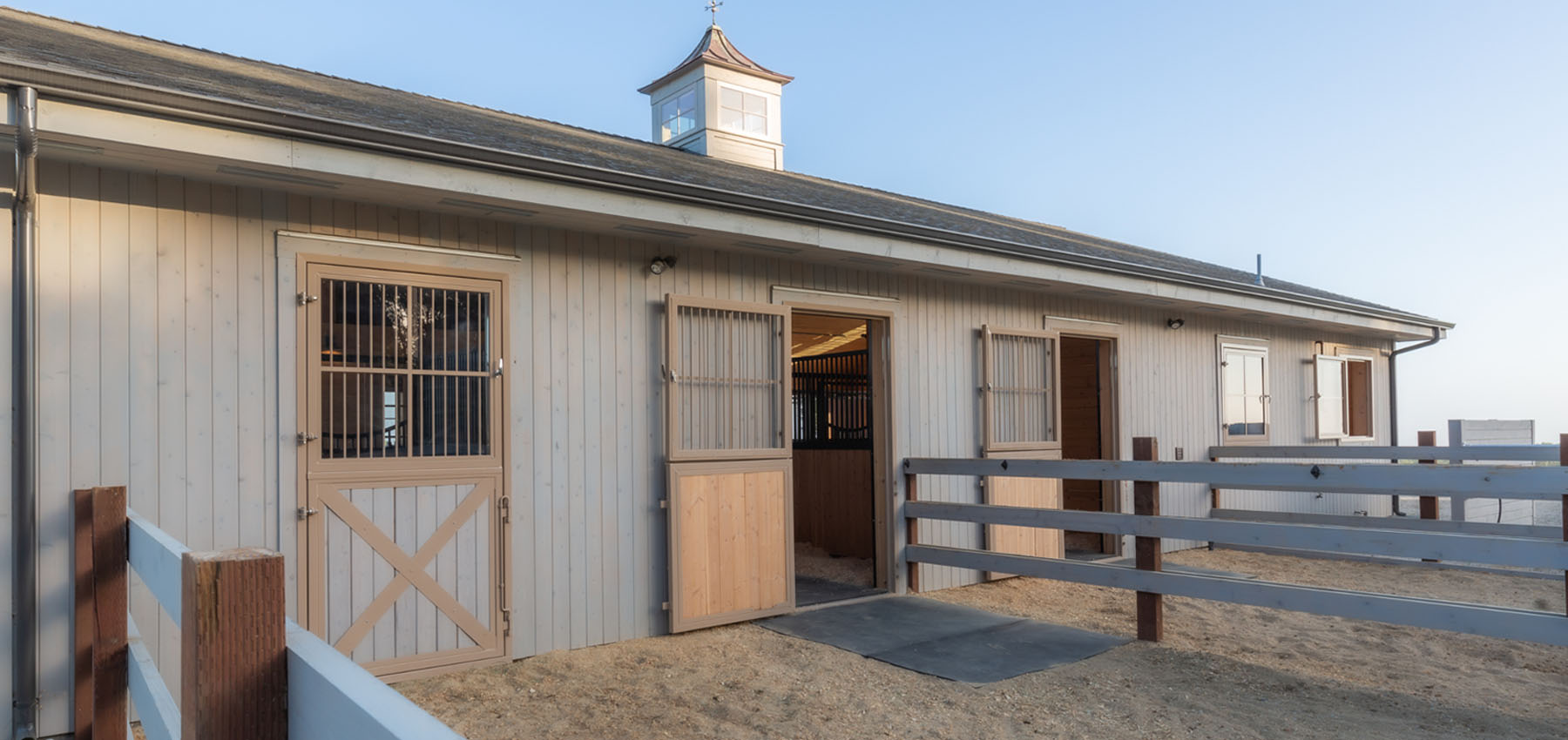 Santa Cruz Horse Barn - Classic Equine Equipment